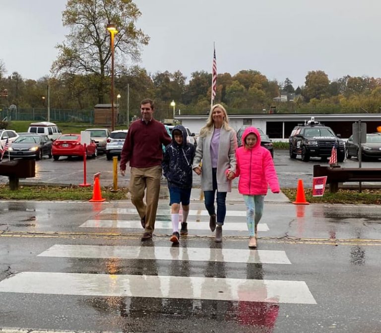 Britainy Beshear Wiki, Age, Andy Beshear Wife, Family, Net Worth