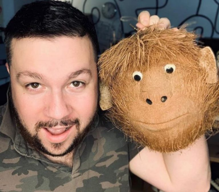 Christian Hull Wiki [Comedian], Bio, Net Worth, Age, Height, Wife