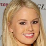 Anna Sophia Berglund [Model] Wiki, Net Worth, Biography, Age, Boyfriend