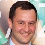 Dan Fogelman [Author] Wiki, Net Worth, Biography, Age, Husband/Wife