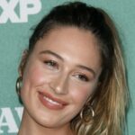 Elsie Hewitt [Model] Wiki, Net Worth, Biography, Age, Boyfriend